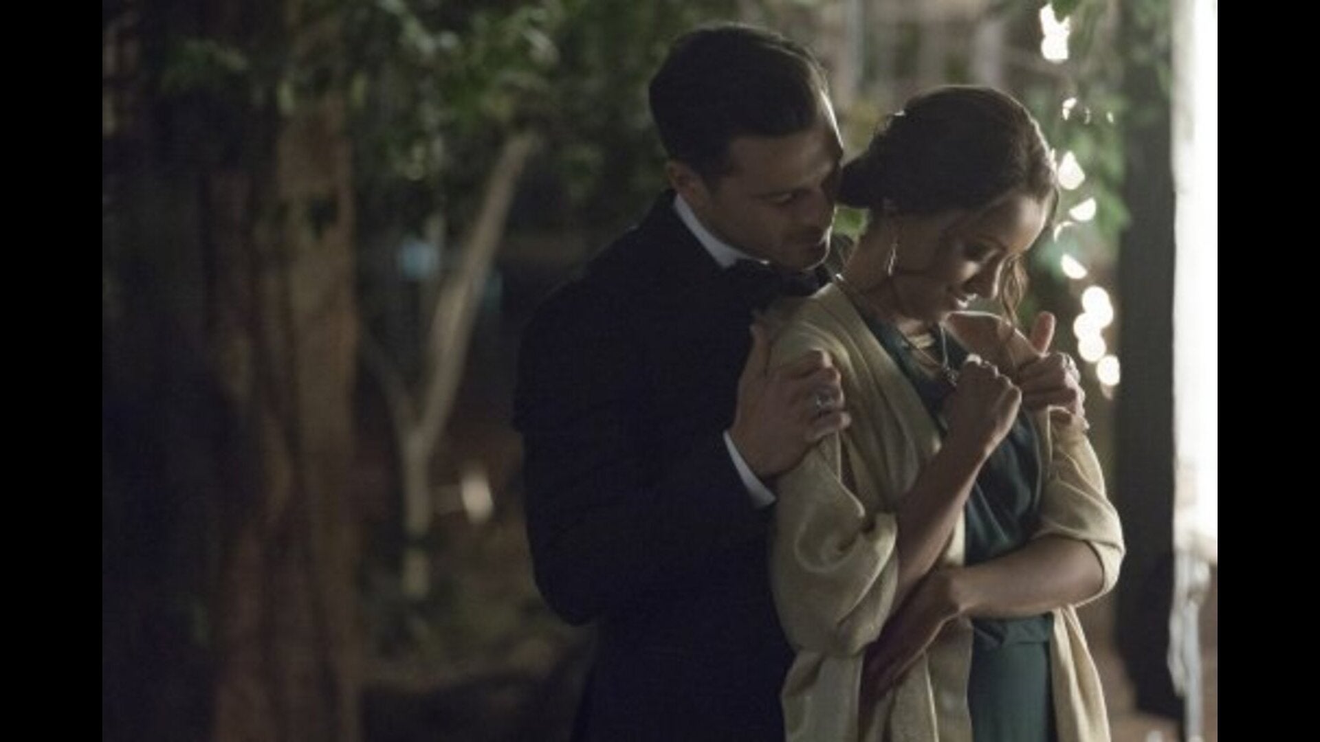 ヴァンパイア・ダイアリーズ ファイナル・シーズン 第9話 | Lemino(レミノ) - 映画・ドラマ・アニメや音楽・ライブが見放題 | ドコモの動画配信サービス