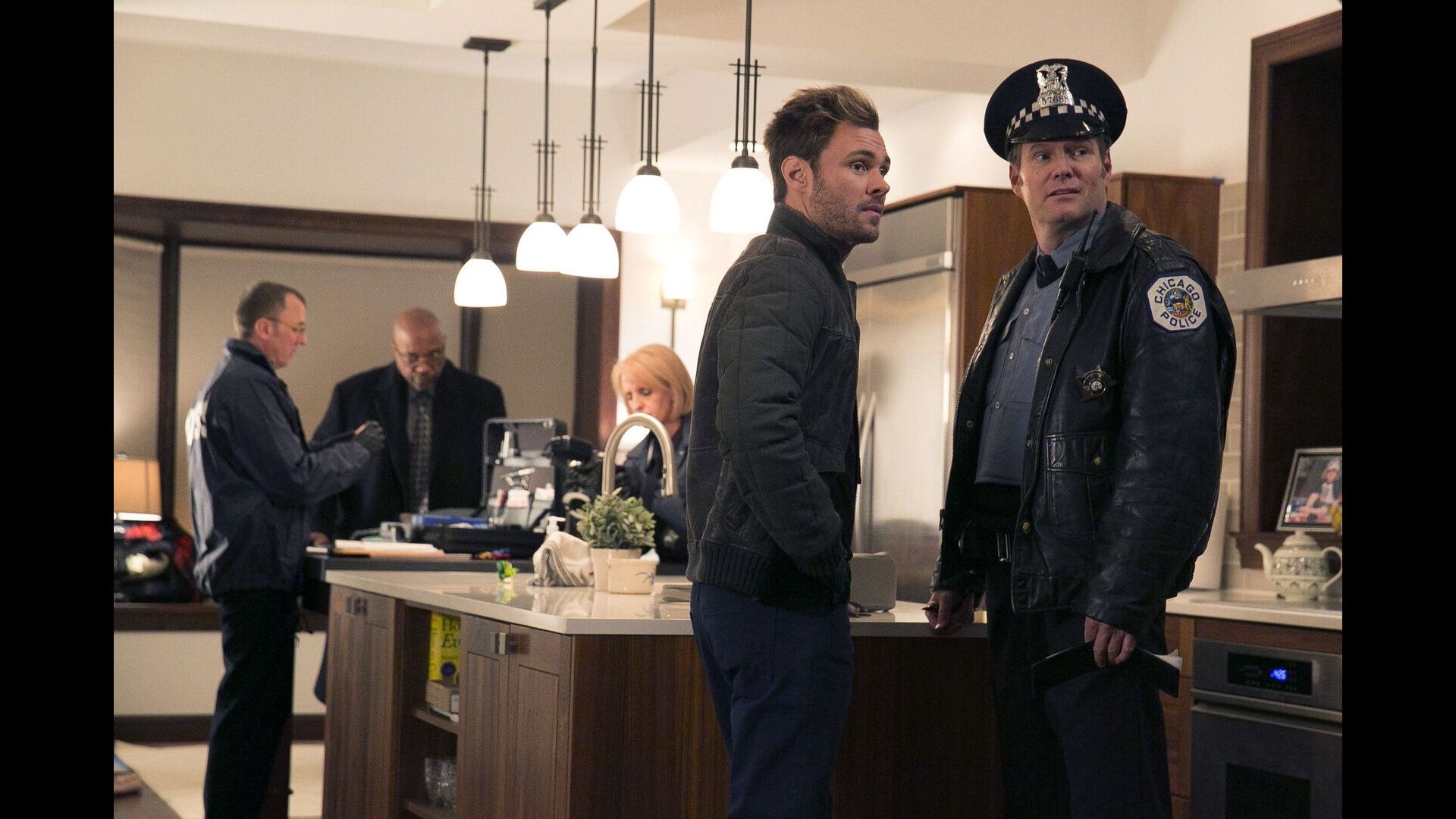 シカゴP.D. シーズン2 第12話 | Lemino(レミノ) - 映画・ドラマ・アニメや音楽・ライブが見放題 | ドコモの動画配信サービス