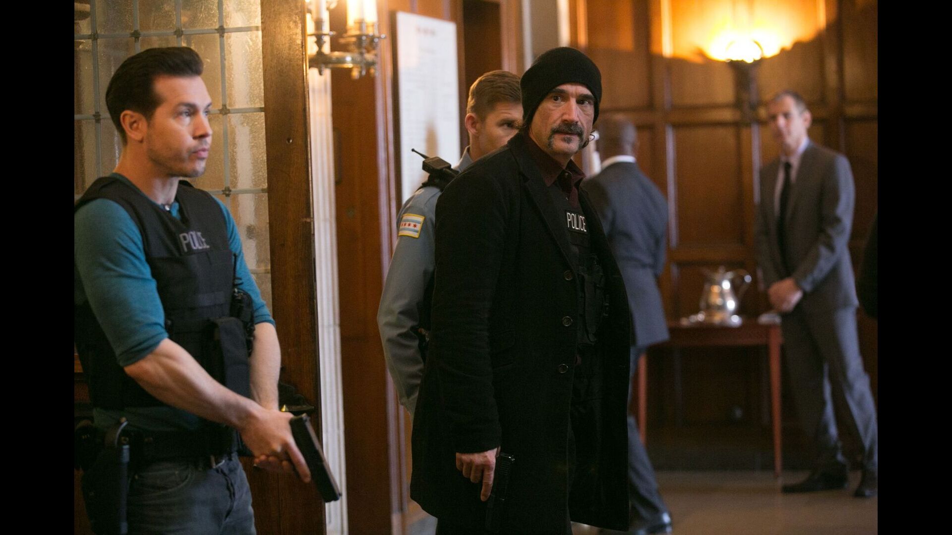 シカゴP.D. シーズン2 第22話 | Lemino(レミノ) - 映画・ドラマ・アニメや音楽・ライブが見放題 | ドコモの動画配信サービス