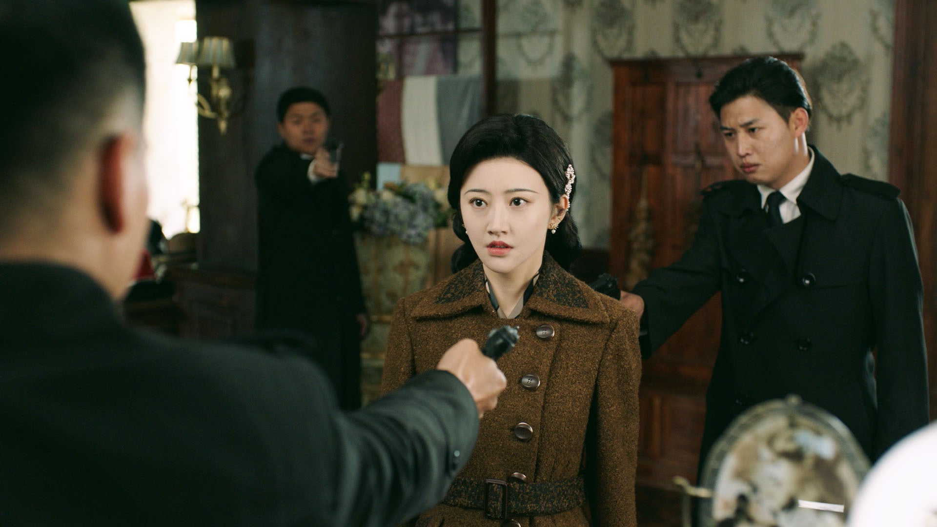 流光城市〜ある一族の秘密 第38話 | Lemino(レミノ) - 映画・ドラマ・アニメや音楽・ライブが見放題 | ドコモの動画配信サービス