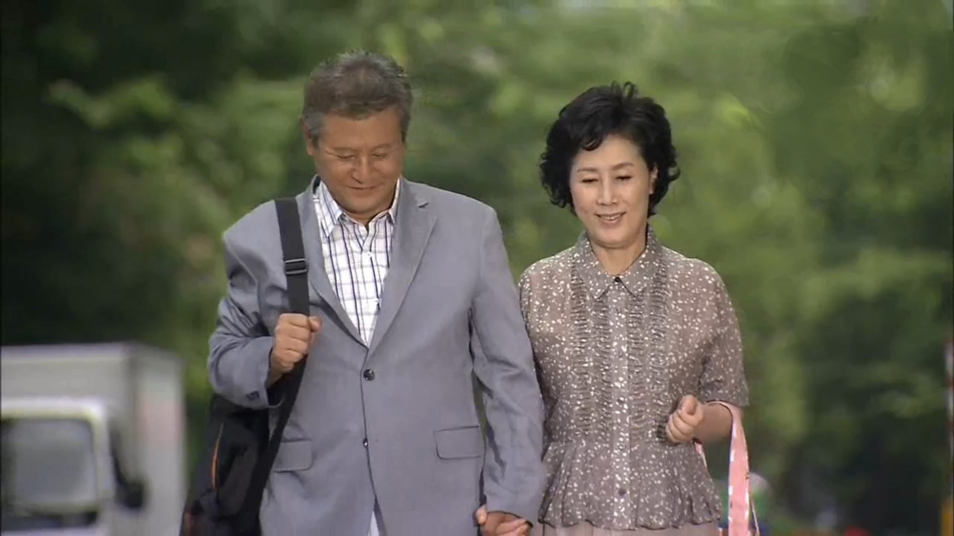 お隣さんは元ダンナ 第40話 | Lemino(レミノ) - 映画・ドラマ・アニメや音楽・ライブが見放題 | ドコモの動画配信サービス