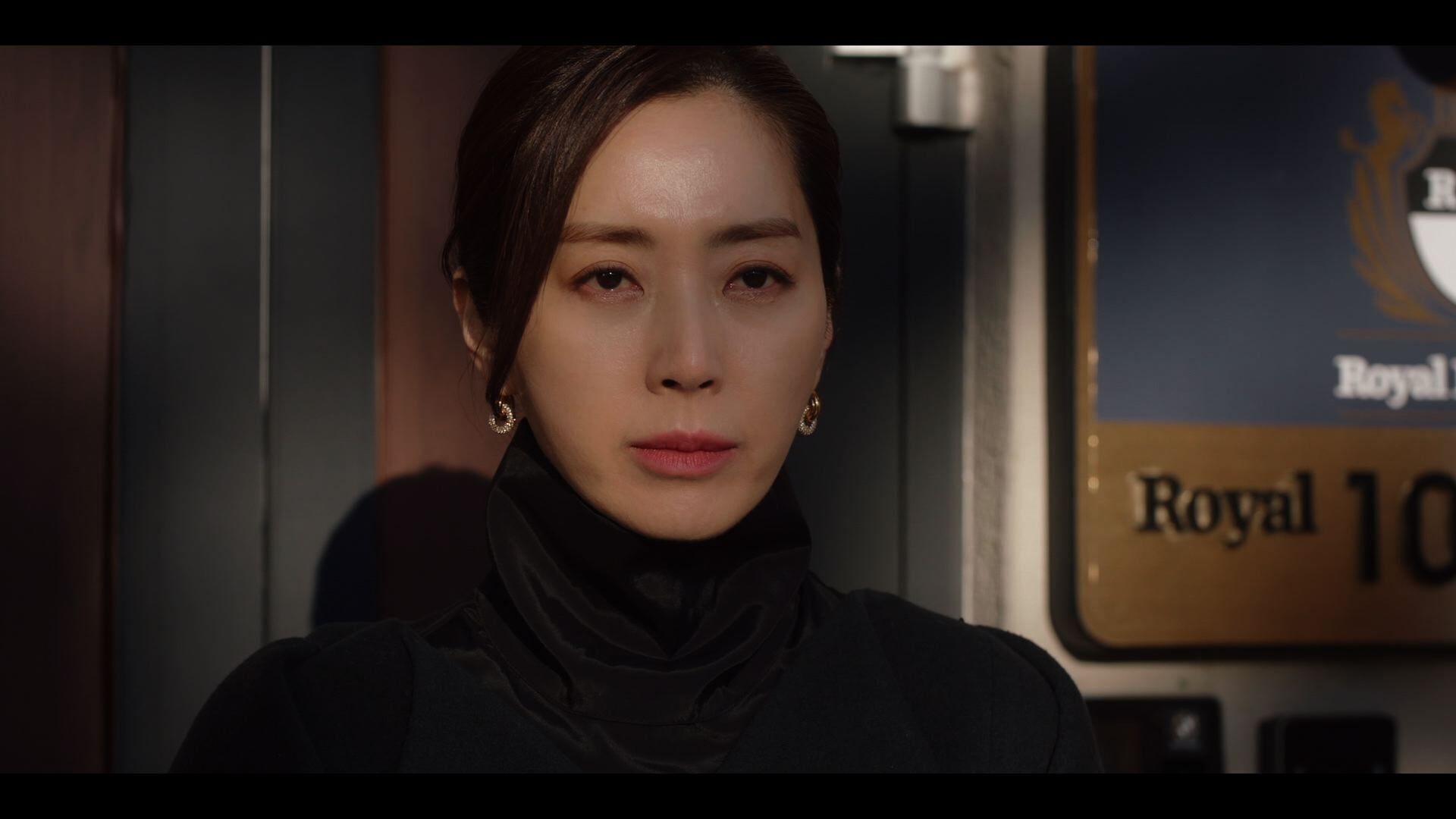 ショーウィンドウ：女王の家 第12話 | Lemino(レミノ) - 映画・ドラマ・アニメや音楽・ライブが見放題 | ドコモの動画配信サービス