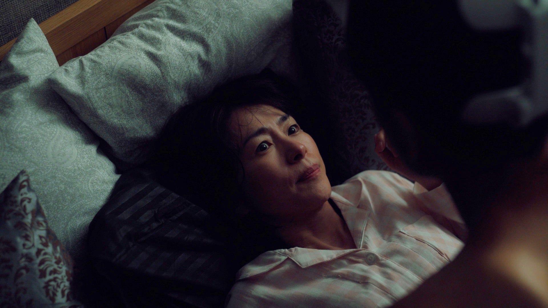 くすぶり女とすん止め女 第1話 | Lemino(レミノ) - 映画・ドラマ・アニメや音楽・ライブが見放題 | ドコモの動画配信サービス