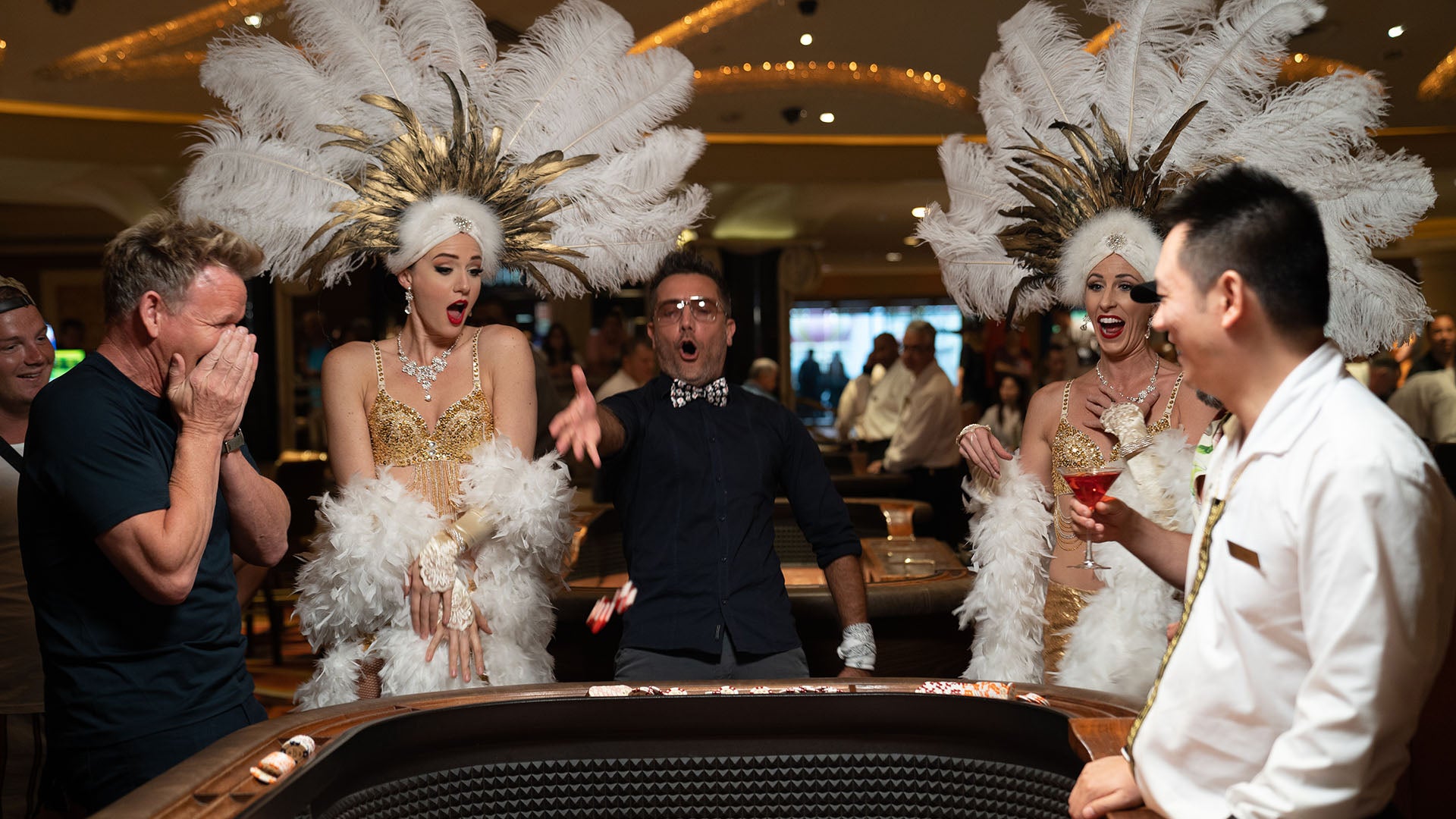 ちょい悪3つ星シェフたちの爆笑旅2 #6 | Lemino(レミノ) - 映画・ドラマ・アニメや音楽・ライブが見放題 | ドコモの動画配信サービス