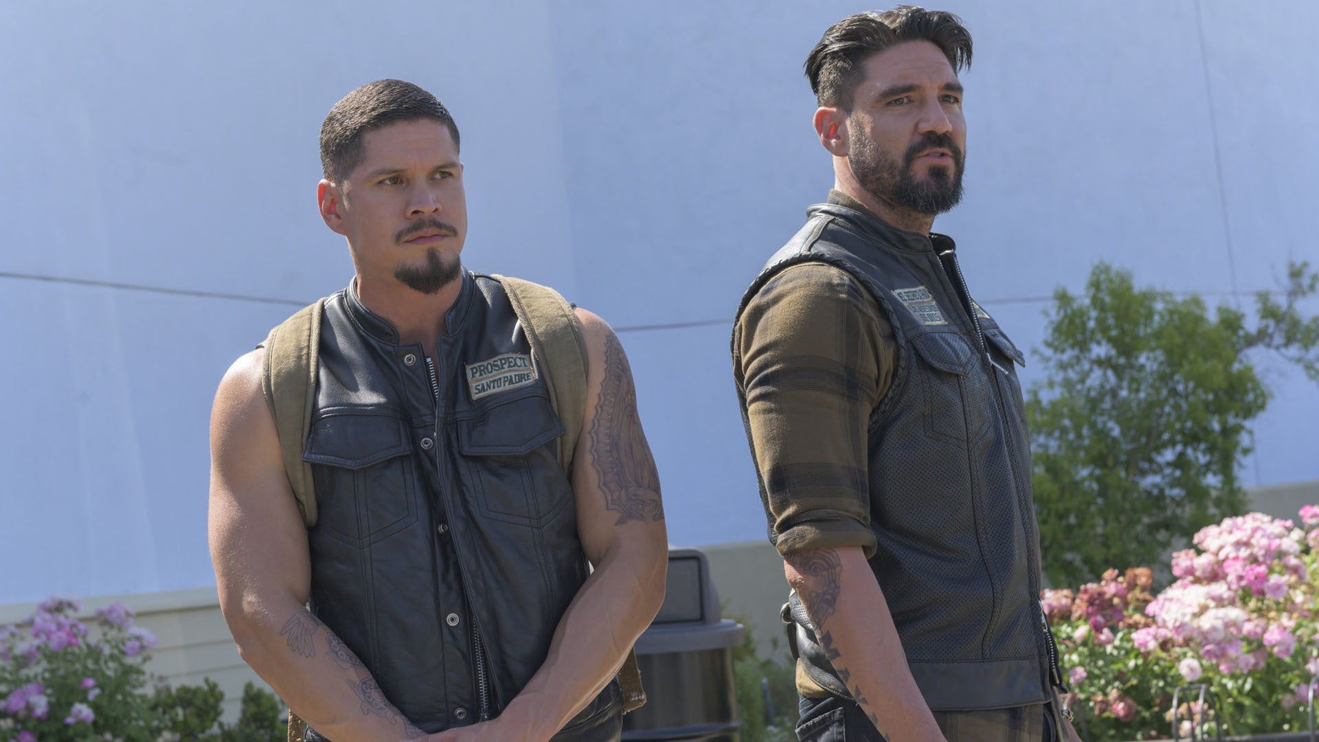 マヤンズ M.C. ～サンズ・オブ・アナーキー外伝～ シーズン2 第1話 | Lemino(レミノ) - 映画・ドラマ・アニメや音楽・ライブが見放題 | ドコモの動画配信サービス