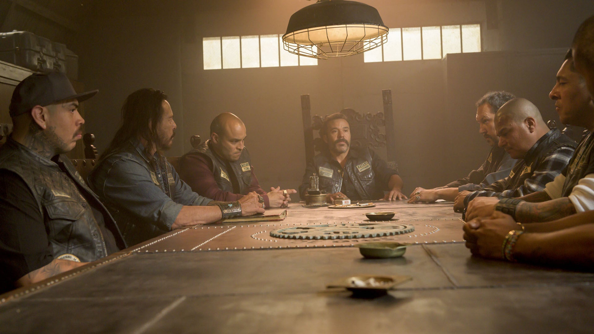 マヤンズ M.C. ～サンズ・オブ・アナーキー外伝～ シーズン2 第10話 | Lemino(レミノ) - 映画・ドラマ・アニメや音楽・ライブが見放題 | ドコモの動画配信サービス