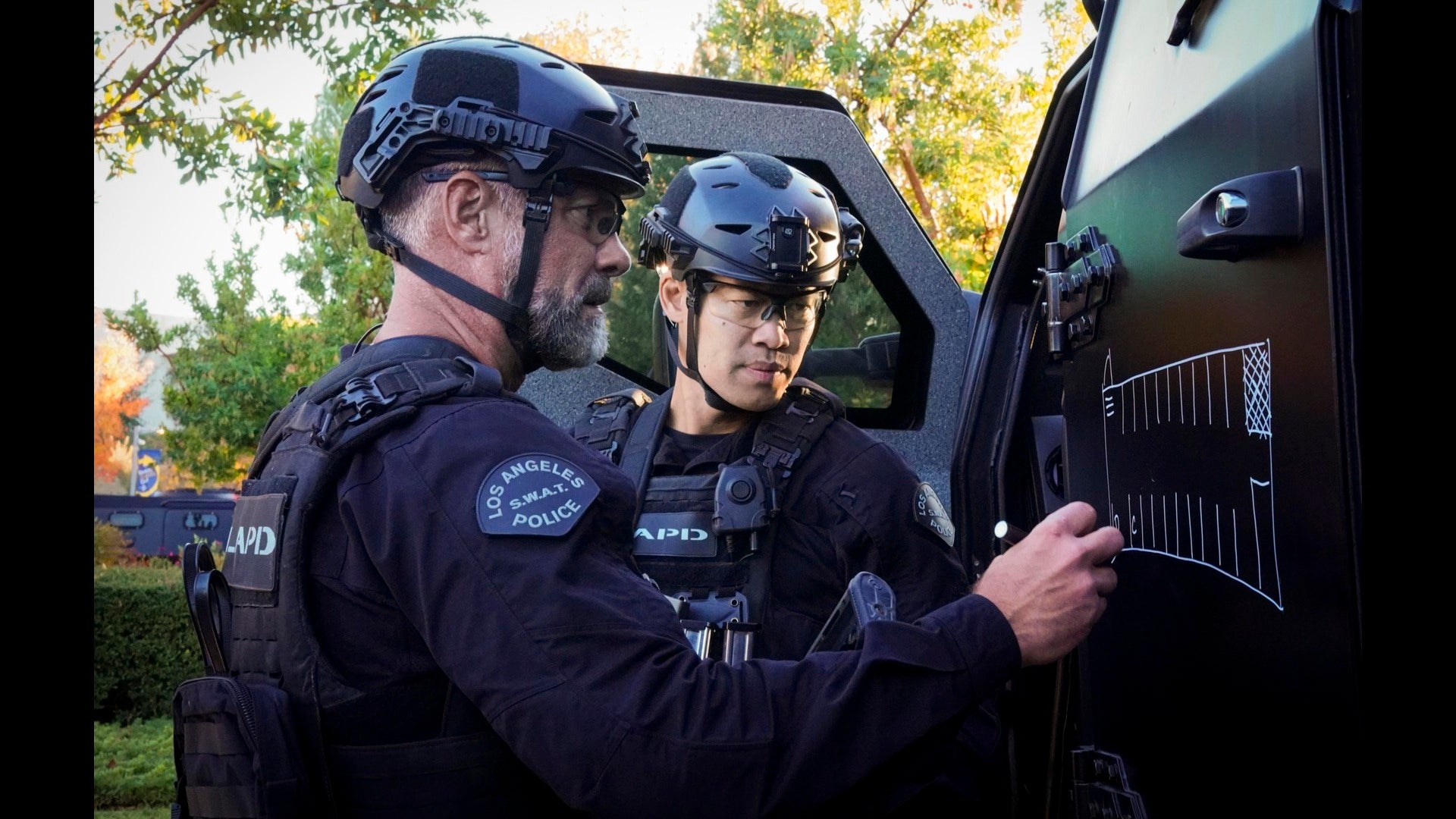 S.W.A.T. シーズン6 第13話 | Lemino(レミノ) - 映画・ドラマ・アニメや音楽・ライブが見放題 | ドコモの動画配信サービス