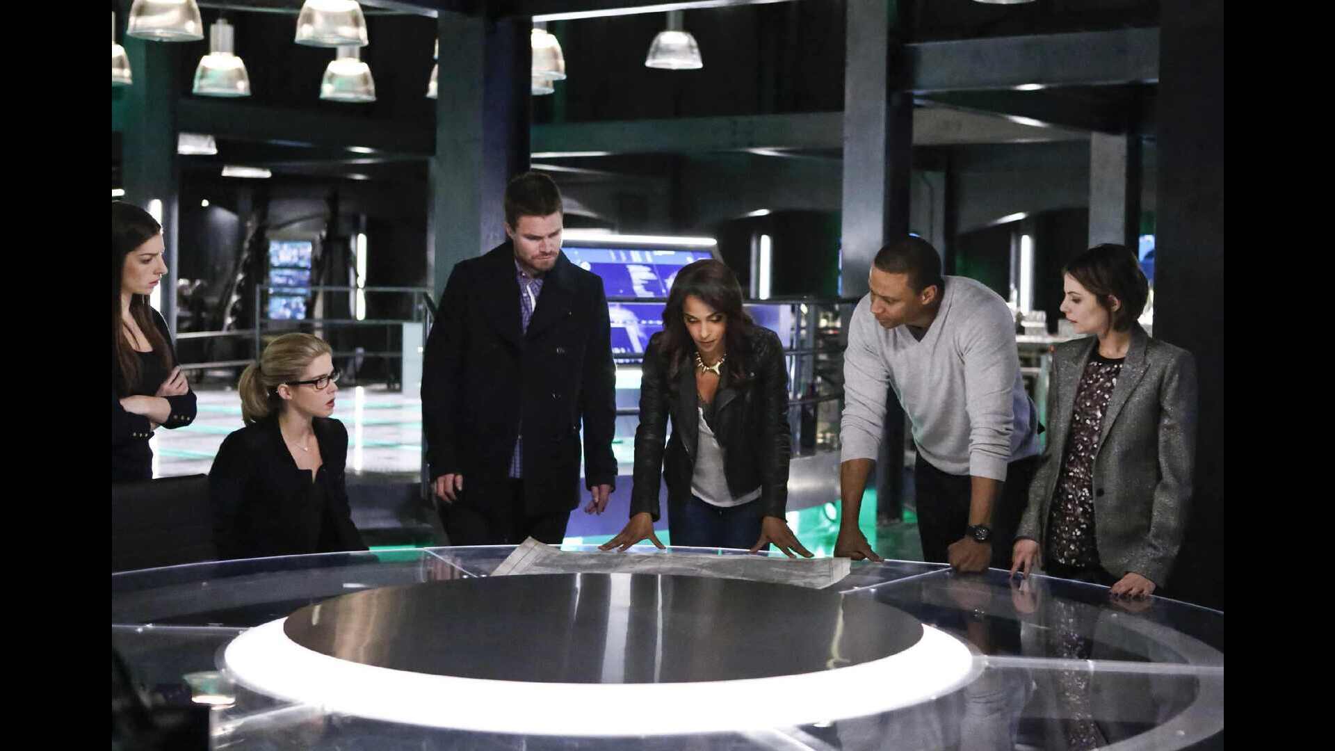 ARROW/アロー シーズン4 第15話 | Lemino(レミノ) - 映画・ドラマ・アニメや音楽・ライブが見放題 | ドコモの動画配信サービス