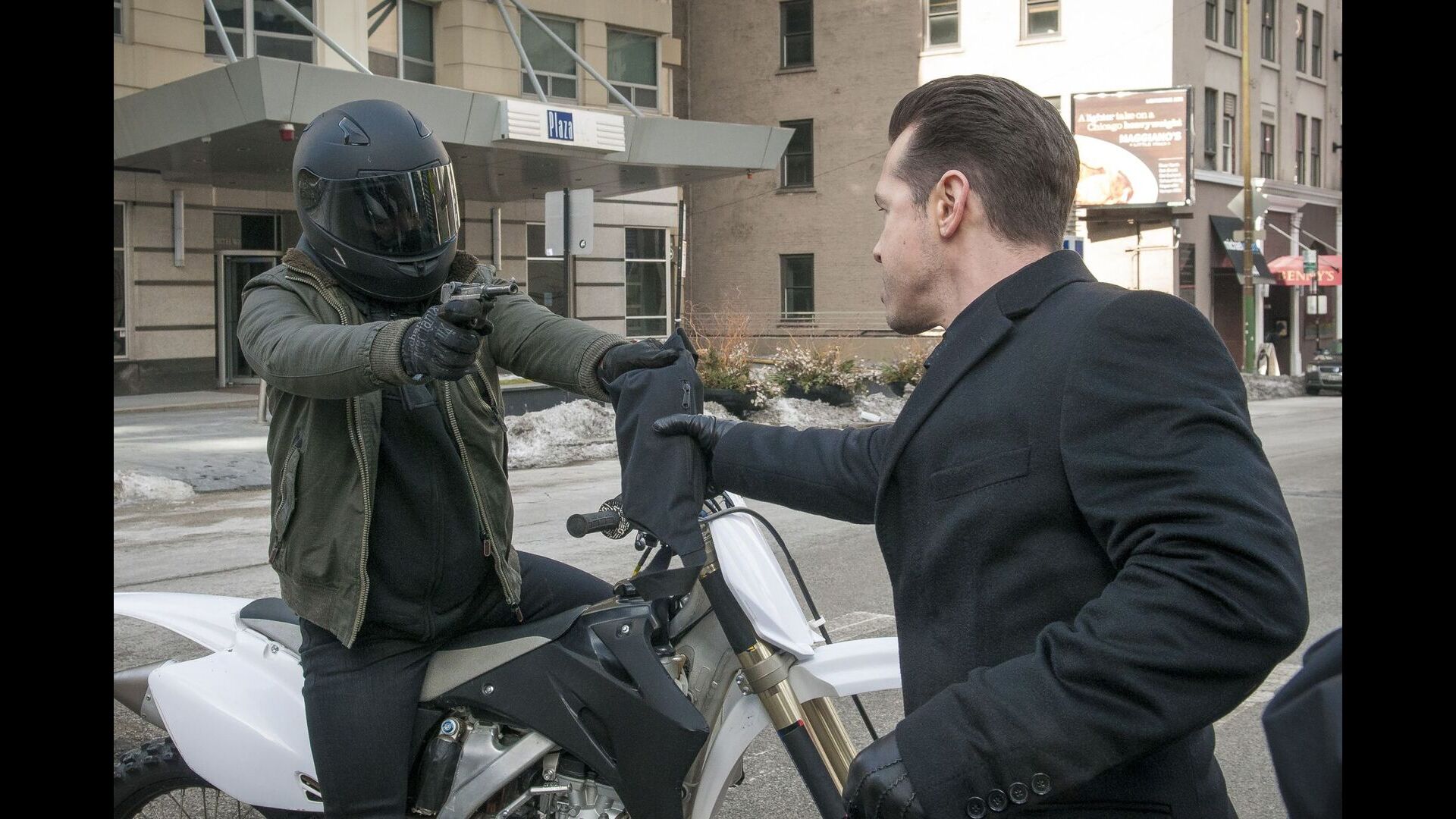 シカゴP.D. シーズン2 第17話 | Lemino(レミノ) - 映画・ドラマ・アニメや音楽・ライブが見放題 | ドコモの動画配信サービス