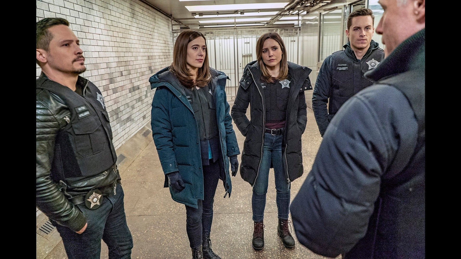 シカゴP.D. シーズン4 第15話 | Lemino(レミノ) - 映画・ドラマ・アニメや音楽・ライブが見放題 | ドコモの動画配信サービス