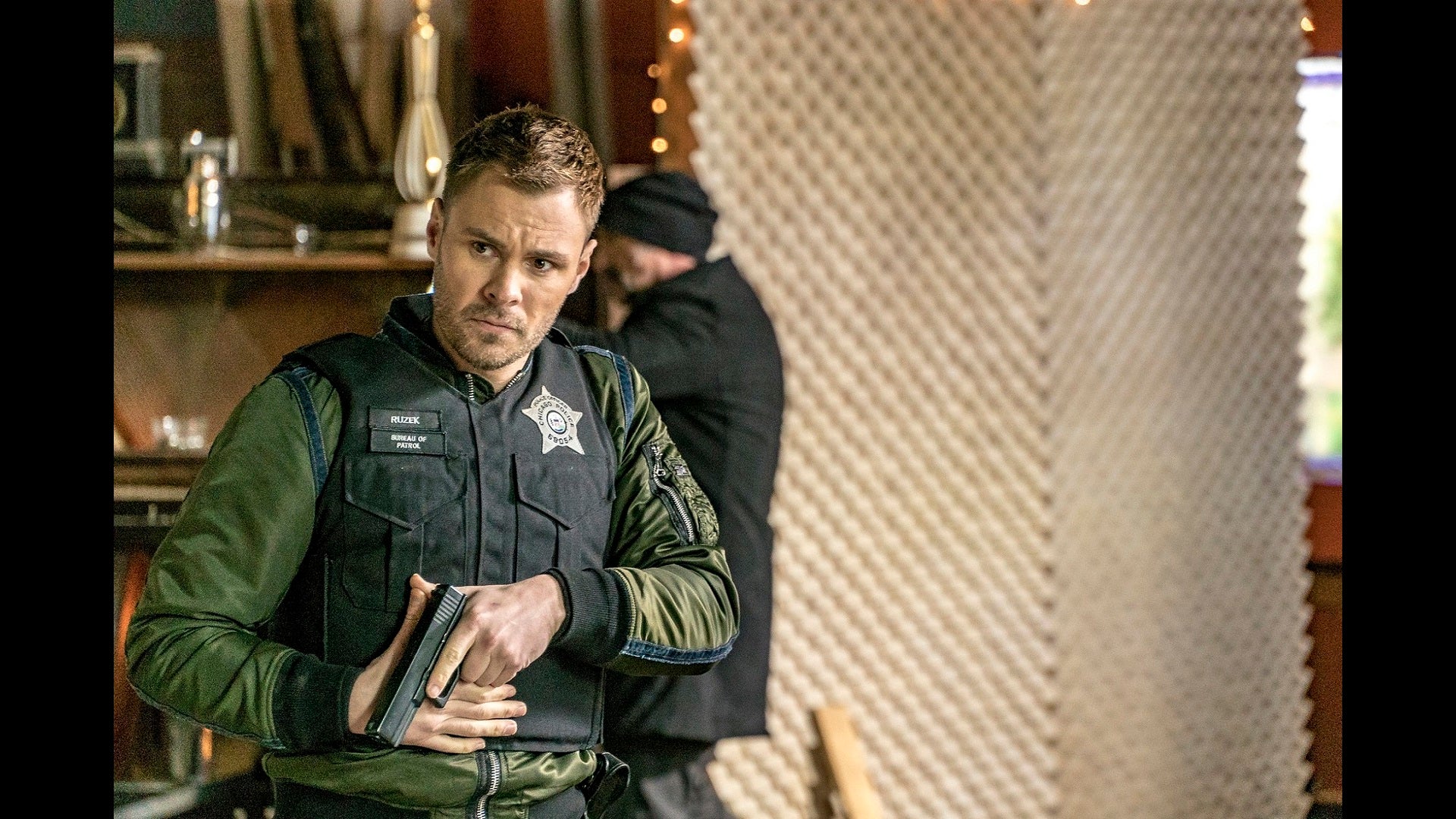 シカゴP.D. シーズン4 第18話 | Lemino(レミノ) - 映画・ドラマ・アニメや音楽・ライブが見放題 | ドコモの動画配信サービス